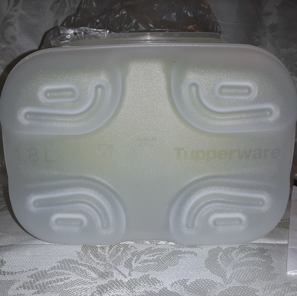 Tupperware | Kitchen | Tupperware Small Deep Fridgesmart Container ...